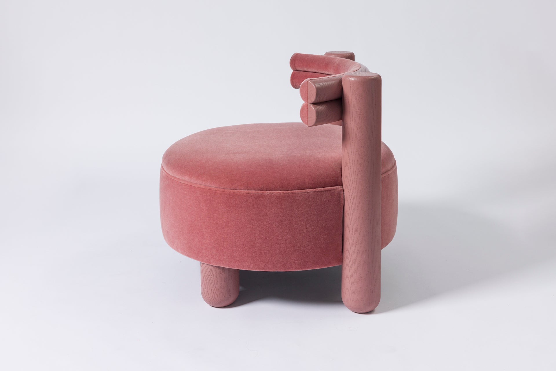 mt. curve big chair by bnf studio – Love House