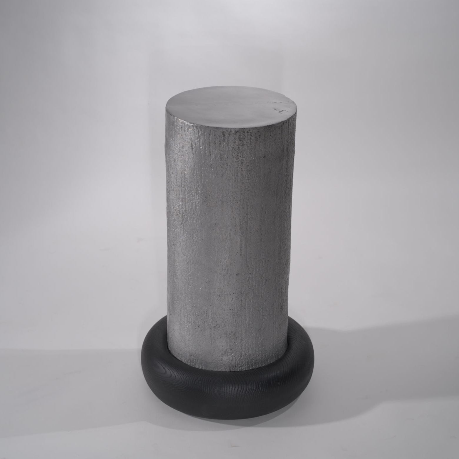 CAST ALUMINIUM PEG TABLE BY YASANCHE – Love House