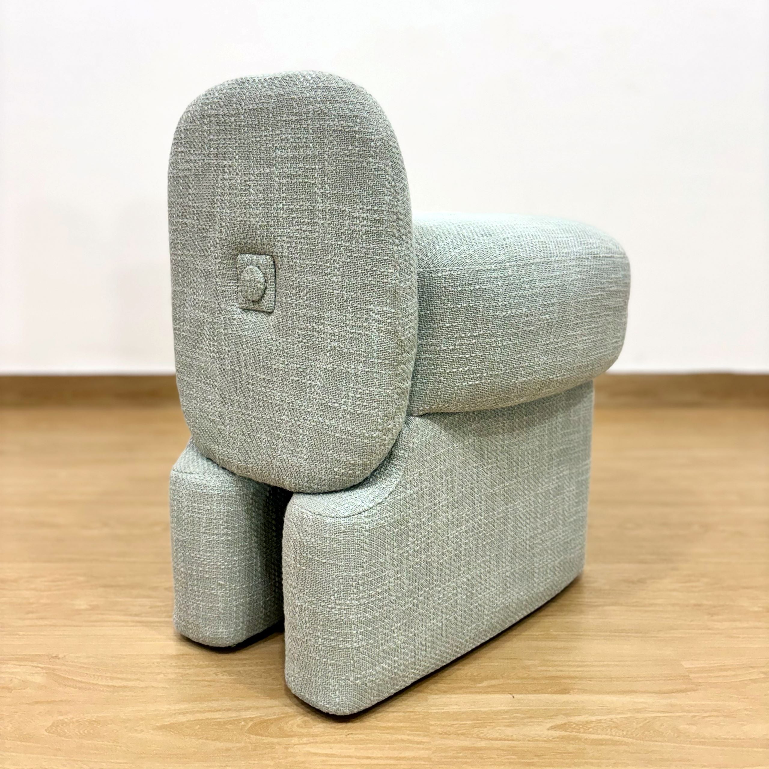 DRESSING TABLE POUFFE BY YASANCHE – Love House